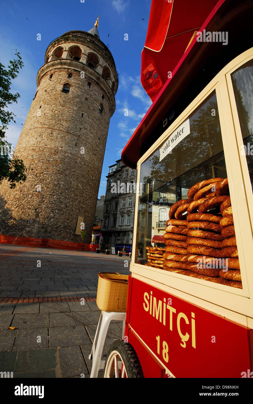 Hawker carts hi-res stock photography and images - Alamy