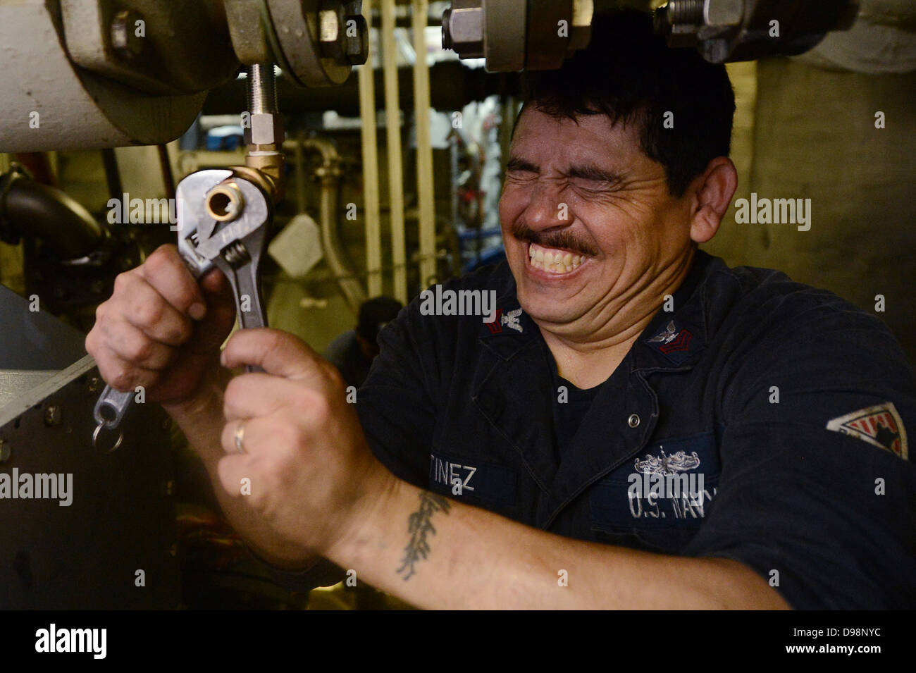 2013 hull maintenance technici hi-res stock photography and images - Alamy