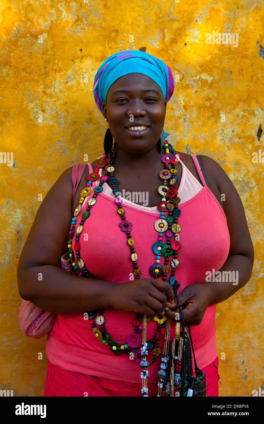 Senegal women portraits hi-res stock photography and images - Alamy