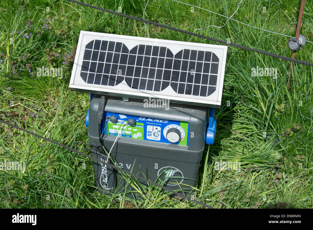 Solar fence hi-res stock photography and images - Alamy