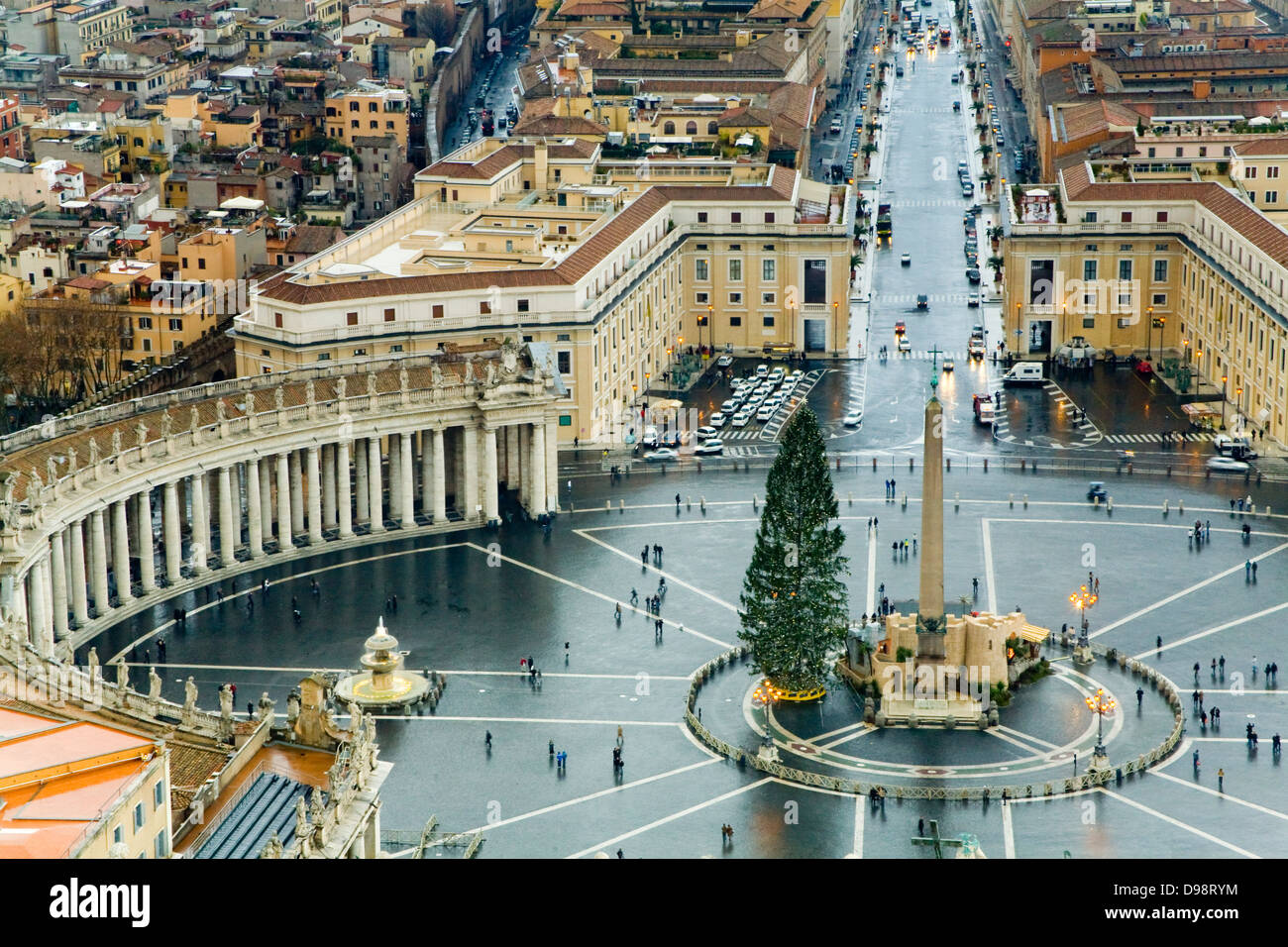 Saint peters square vatican city rome hi-res stock photography and ...