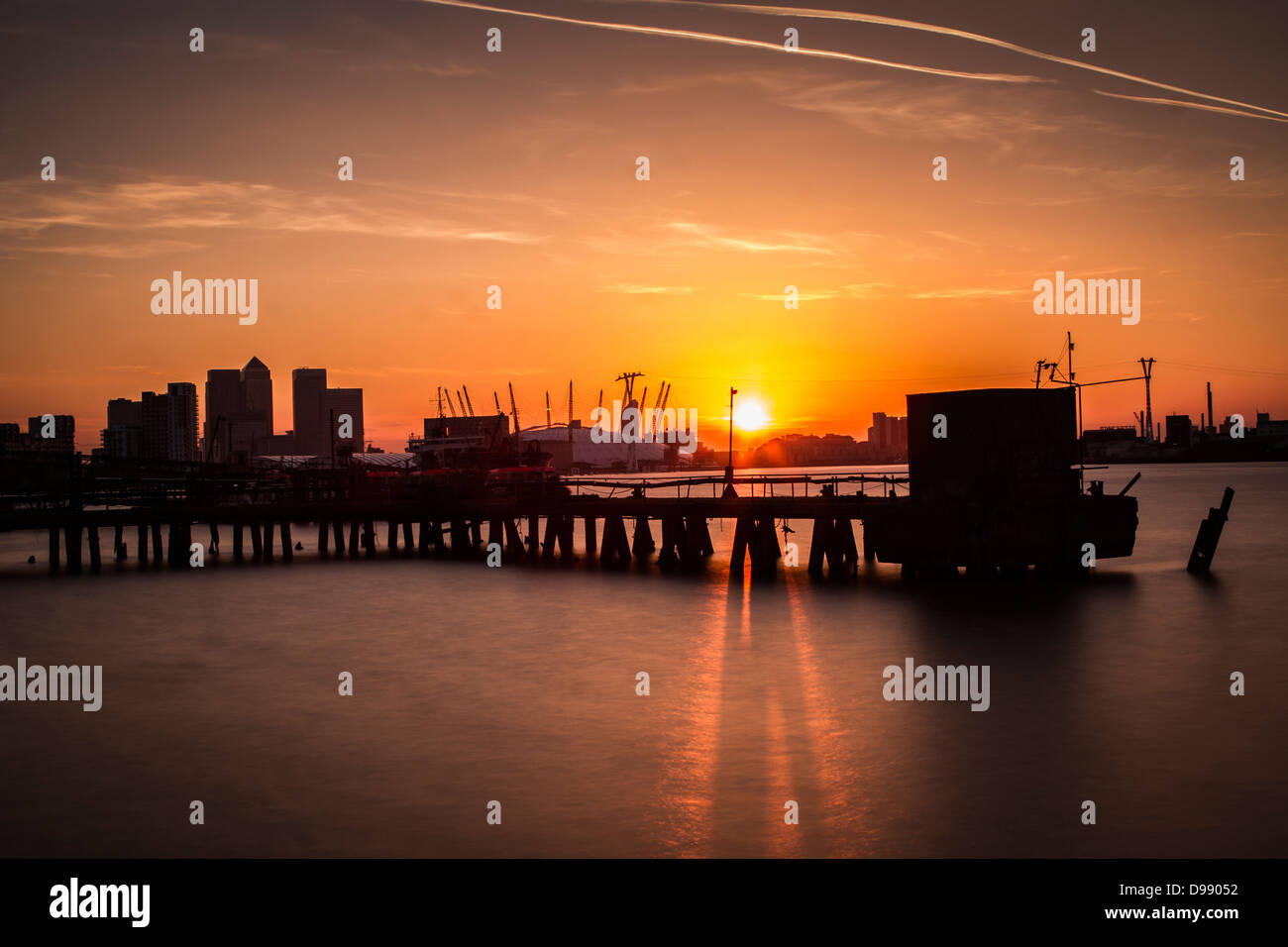 Sunset view of the o2 arena and the docks Stock Photo - Alamy