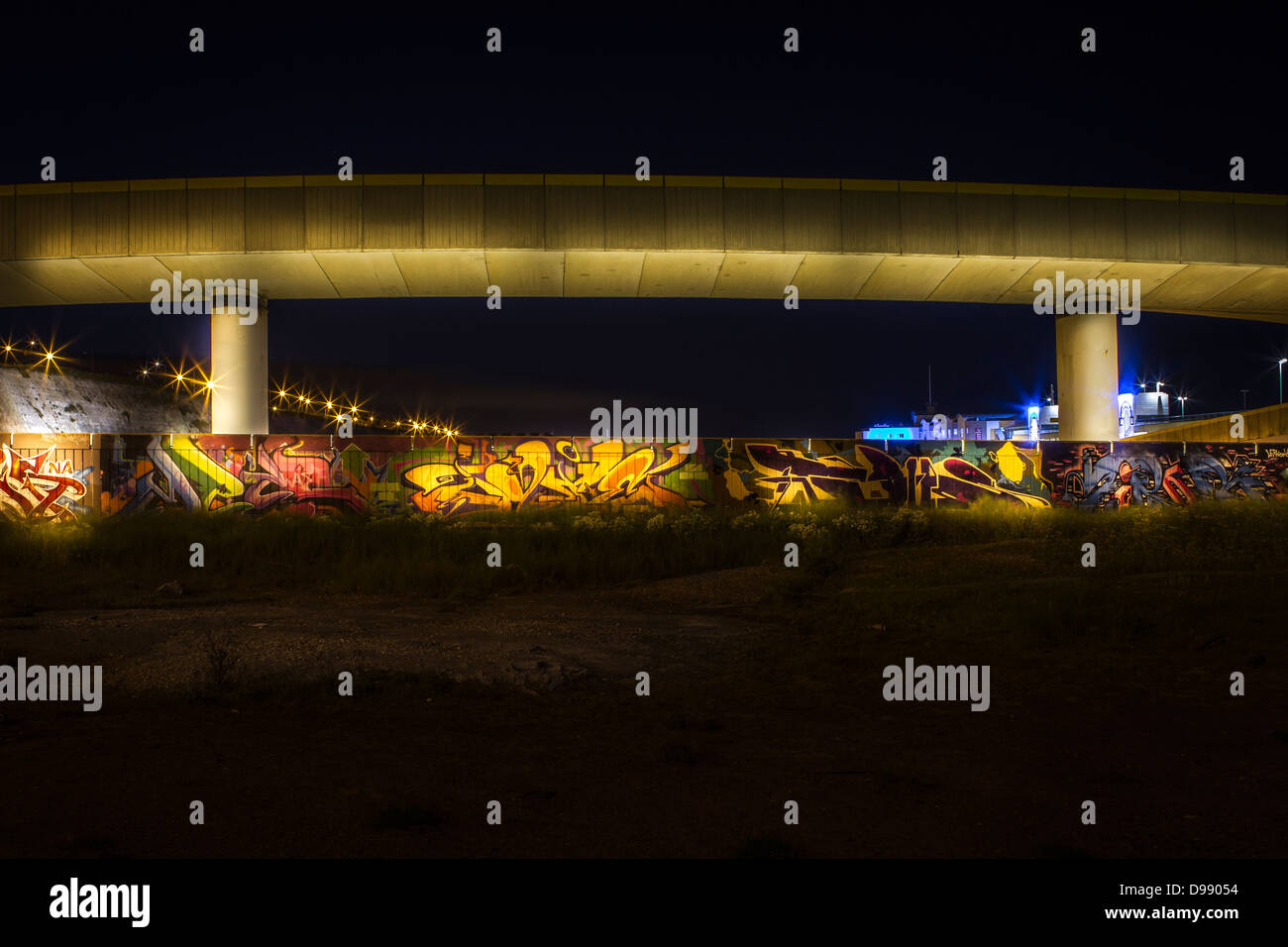 Graffiti bridge hi-res stock photography and images - Alamy