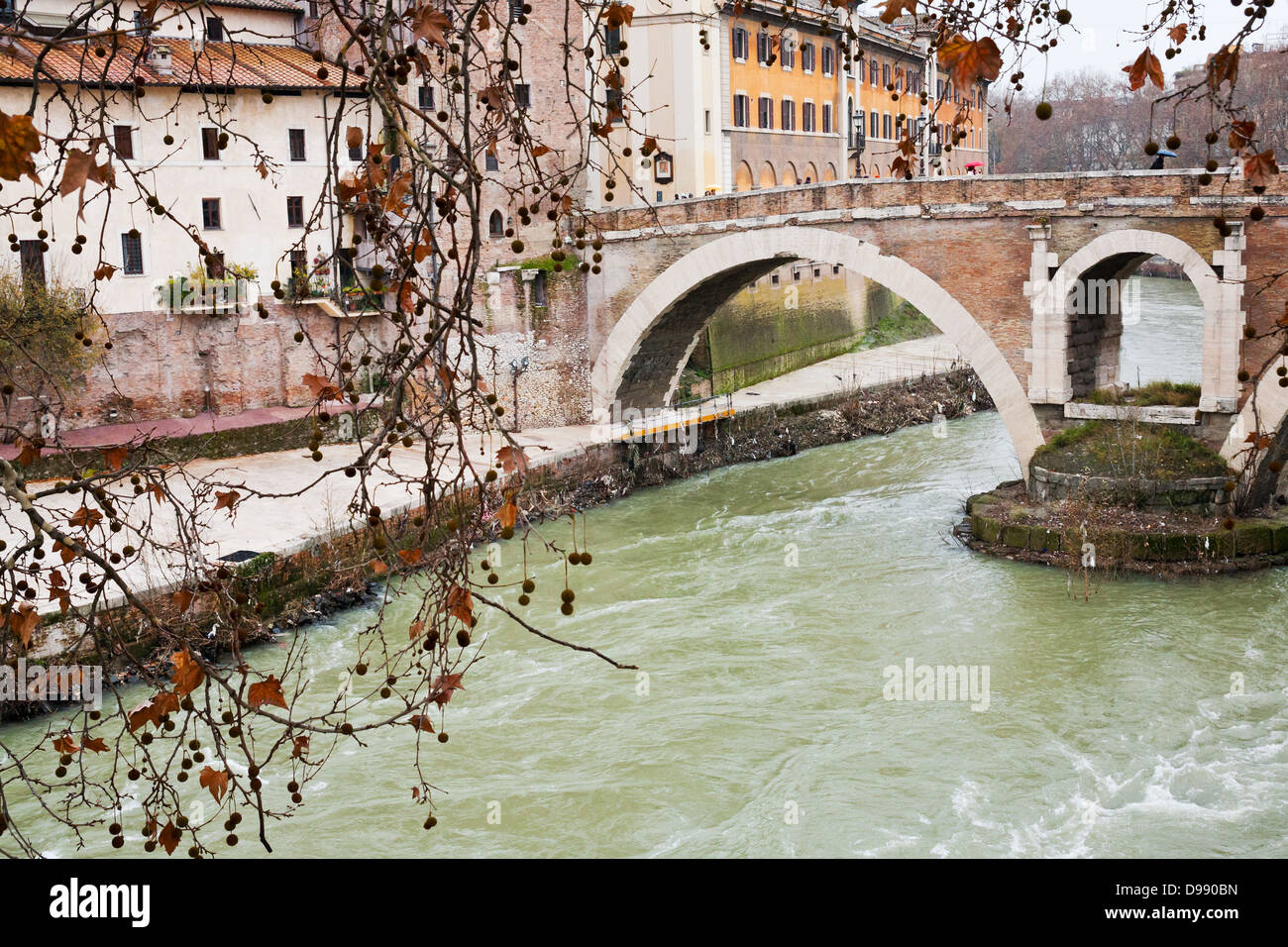 pedestrian bridge over Tiber river in Rome, Italy Stock Photo - Alamy