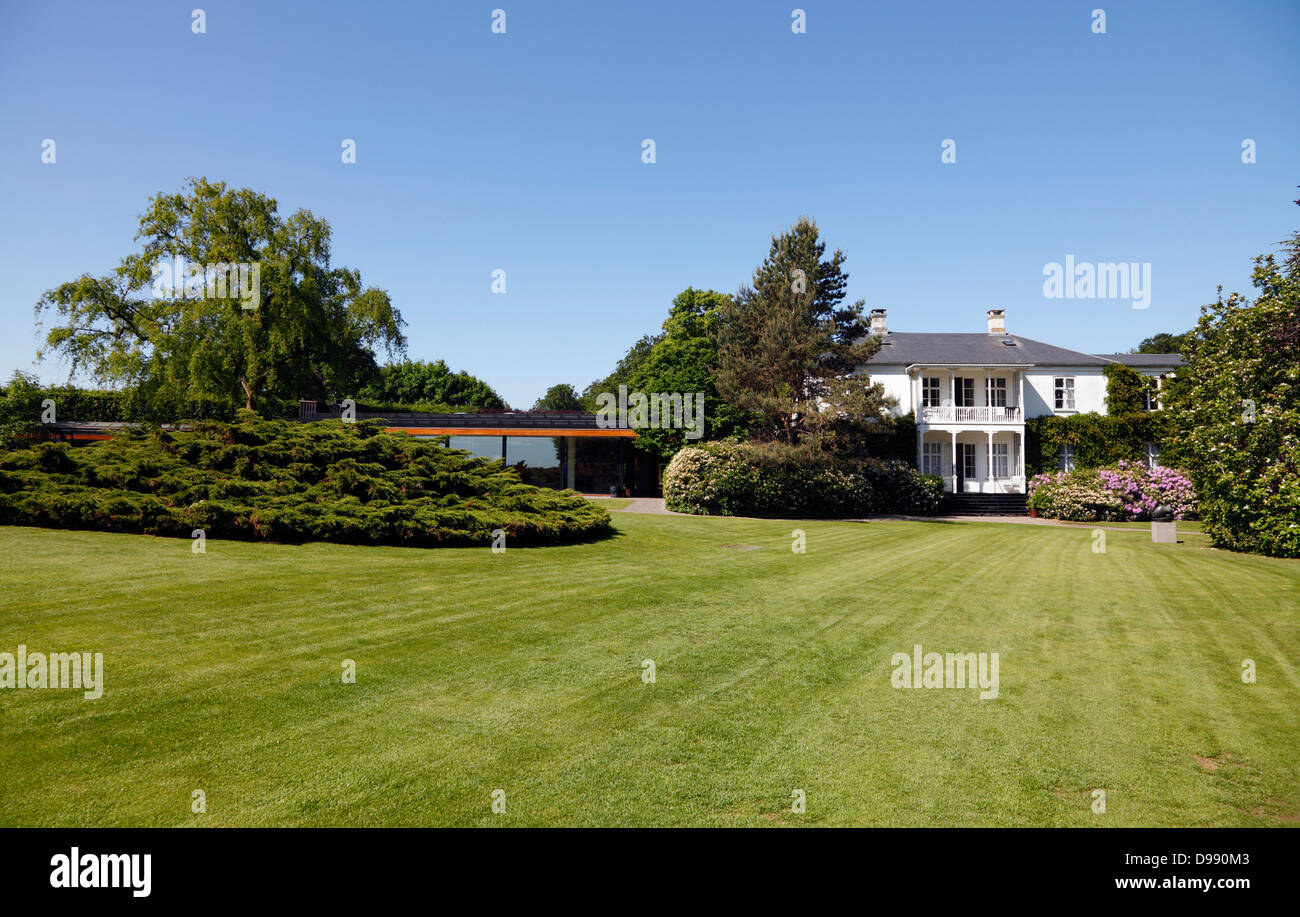 The Louisiana Museum of Modern Art in Humlebæk, North Sealand, Denmark ...