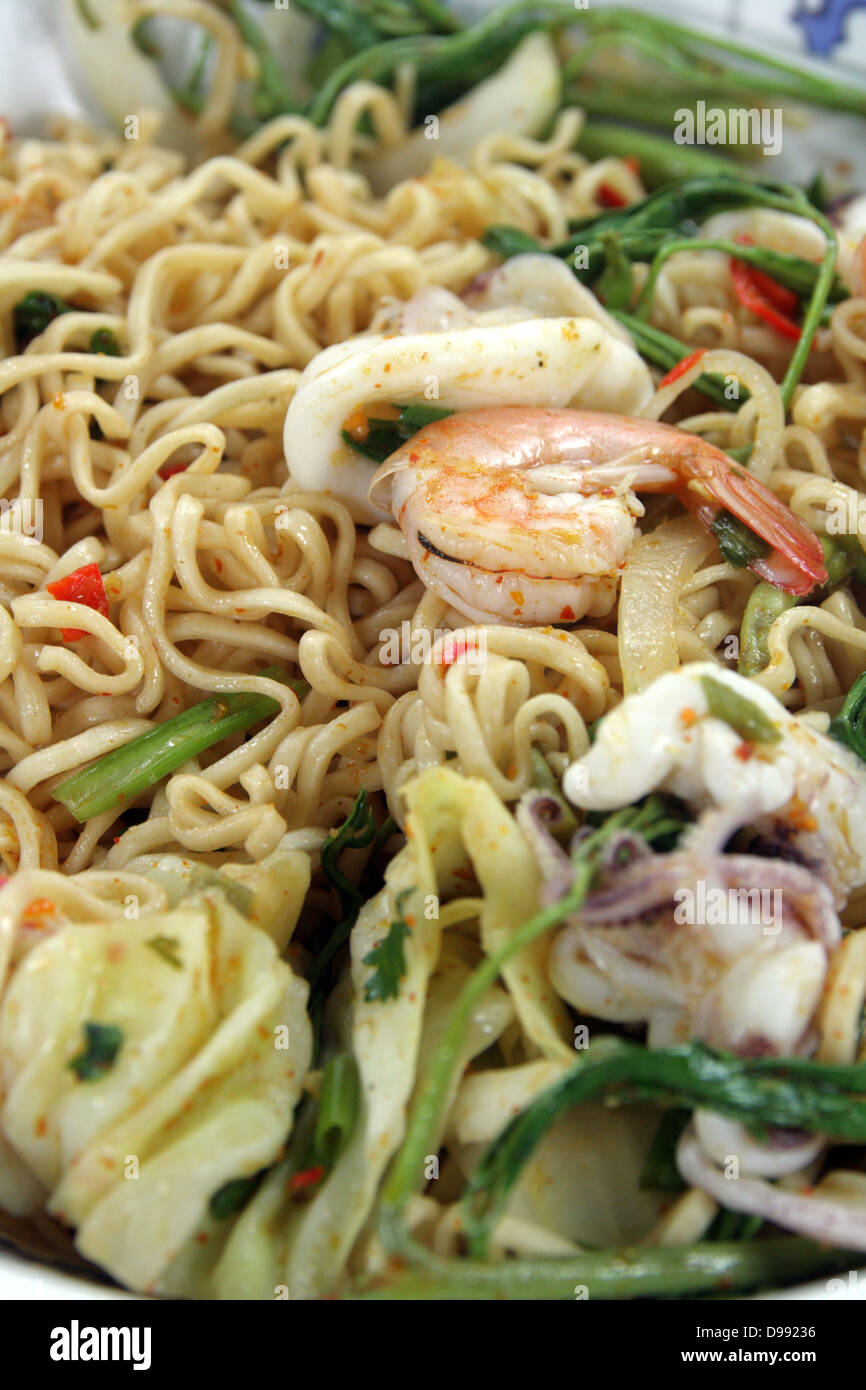 Thai Yum sea food noodle , ( Thai spicy sea food noodle salad Stock ...