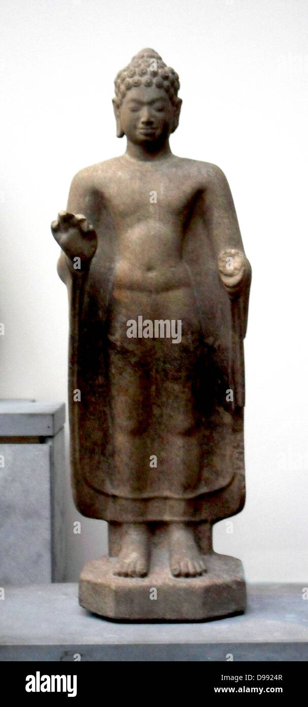 Buddha, Pre-Angkorian period (1st-7th century A.D) Sandstone sculpture ...
