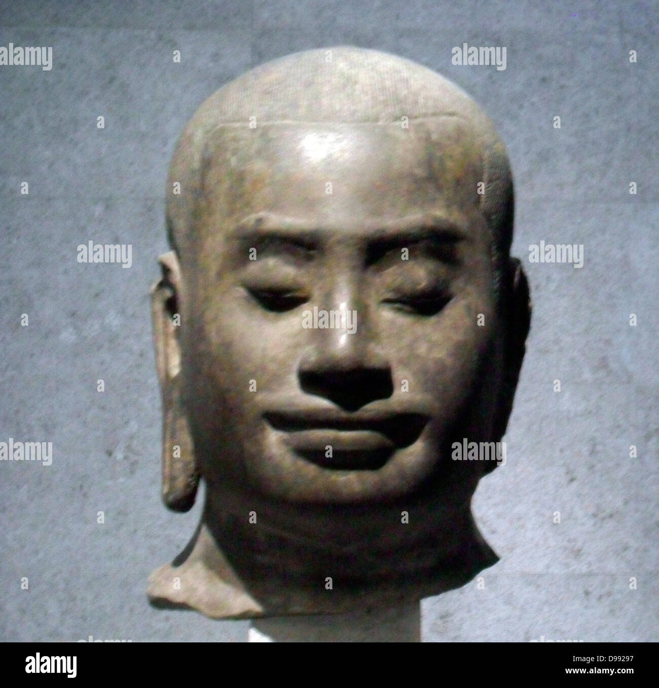 Downcast eyes hi-res stock photography and images - Alamy