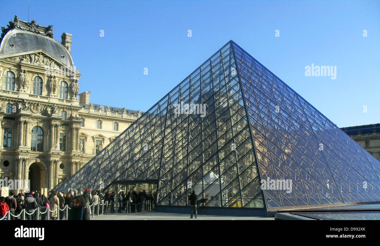 Louvre pyramid, Paris designed by I. M. Pei Stock Photo - Alamy