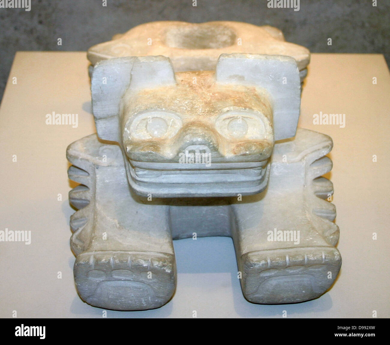 Calcite sculpture of an Ocelot as an offering vessel. Teotihuacan ...