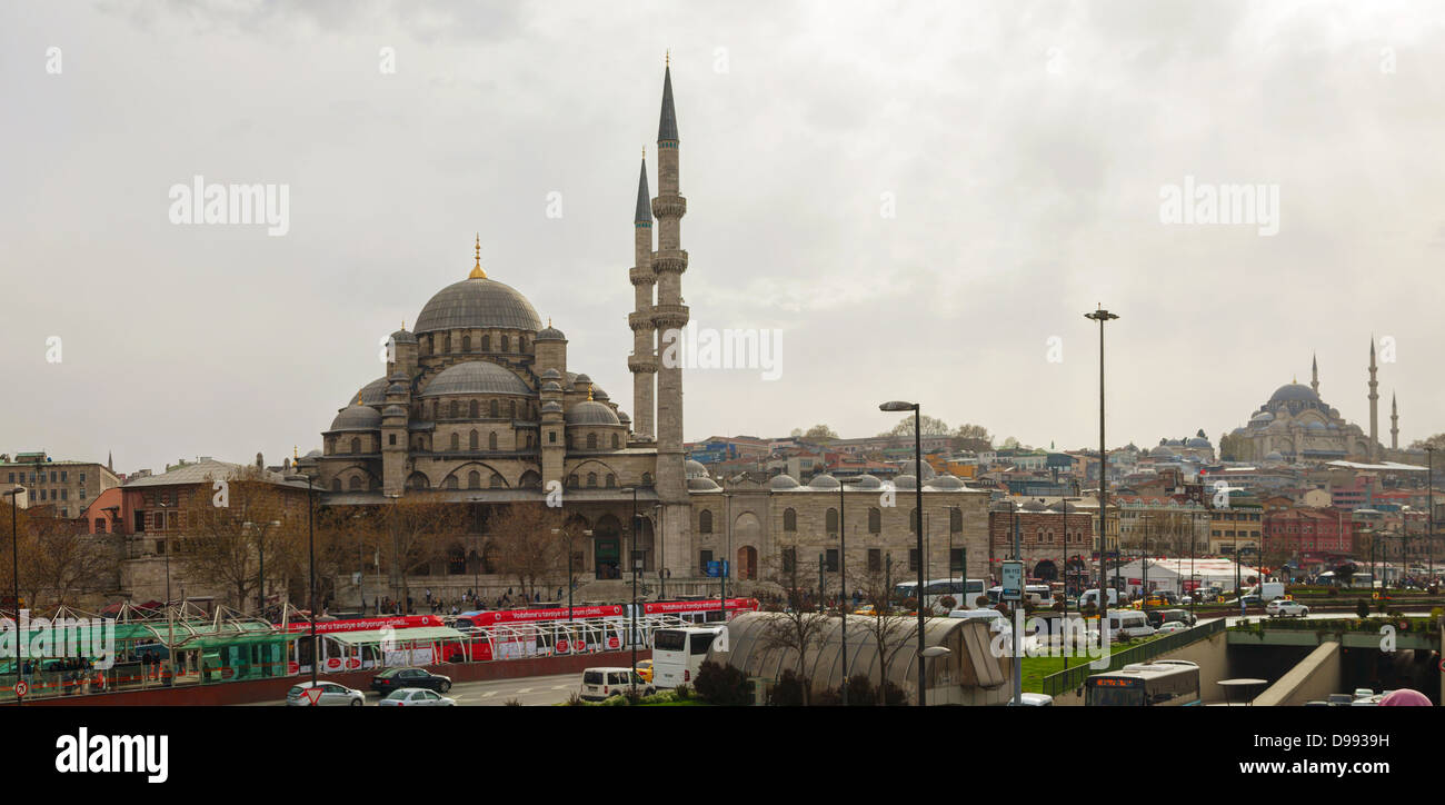 Yeni Cami (The New Mosque) in Istanbul Stock Photo - Alamy