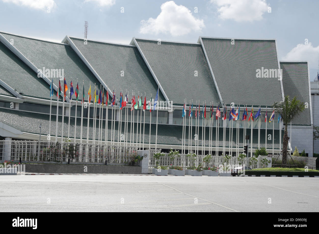 United nations building in bangkok hi-res stock photography and images ...