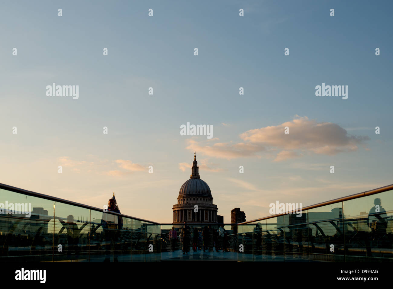 Distinctive Silhouette High Resolution Stock Photography and Images - Alamy