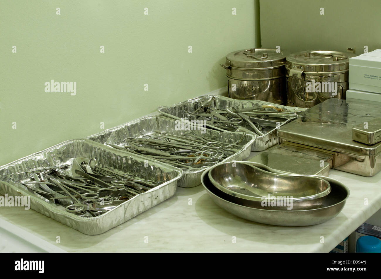 Veterinary vet tools hi-res stock photography and images - Alamy