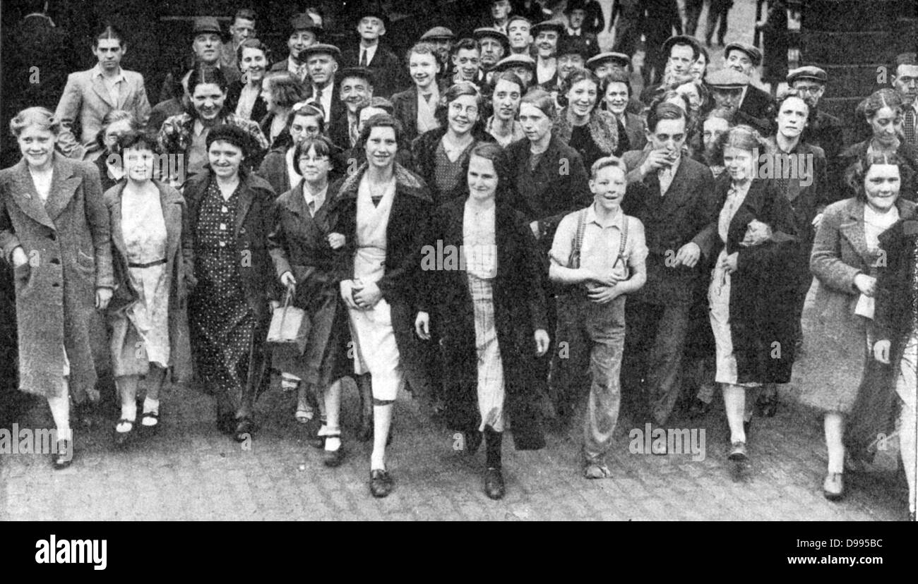 Churchill war cabinet 1940 hi-res stock photography and images - Alamy