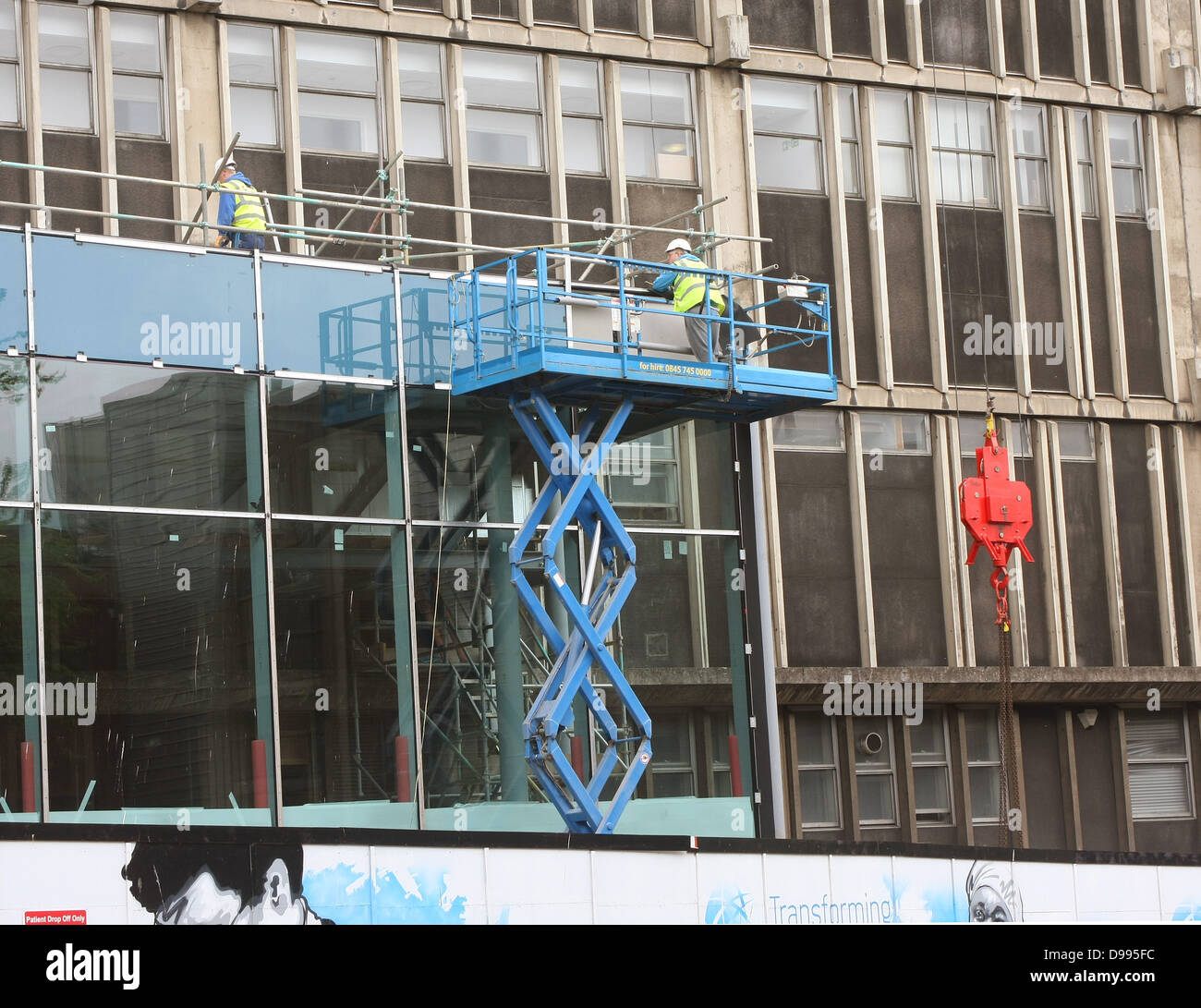 Elevating platform hi-res stock photography and images - Alamy