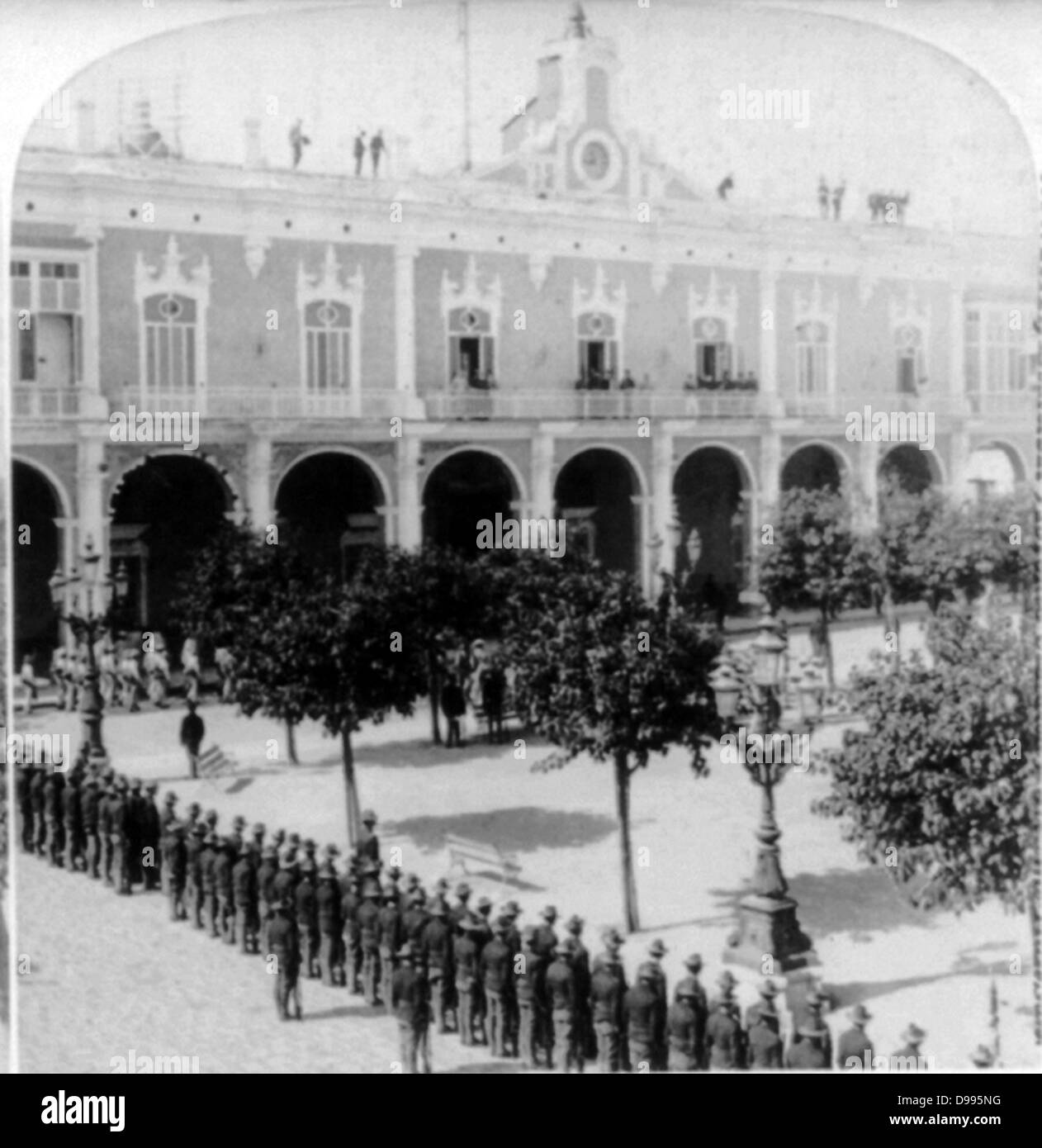 American and Spanish soldiers, in front of the Captain-General's Palace ...