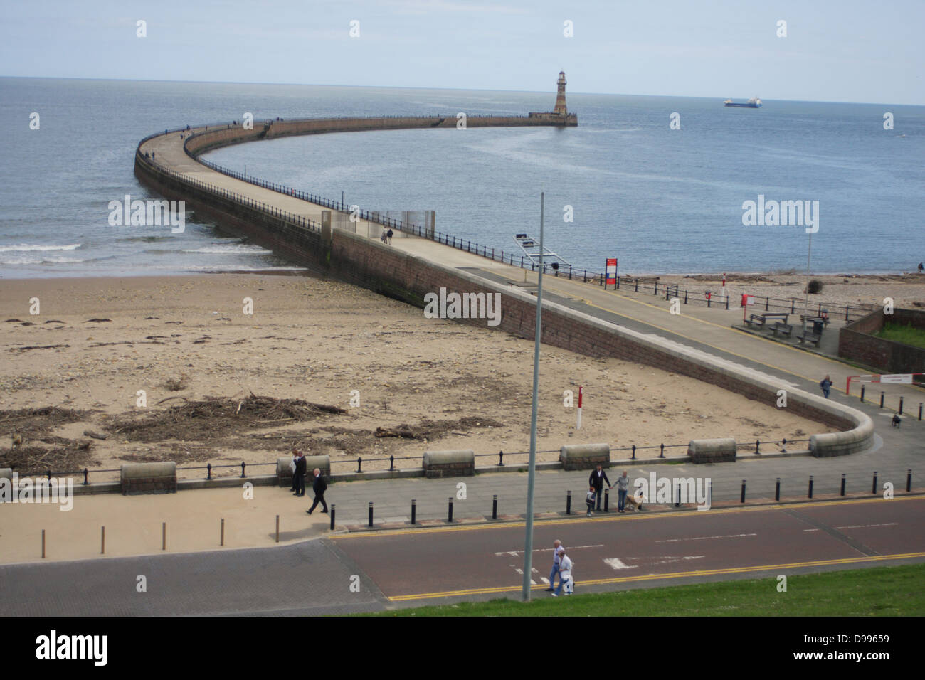 Roker beach, sunderland hi-res stock photography and images - Alamy
