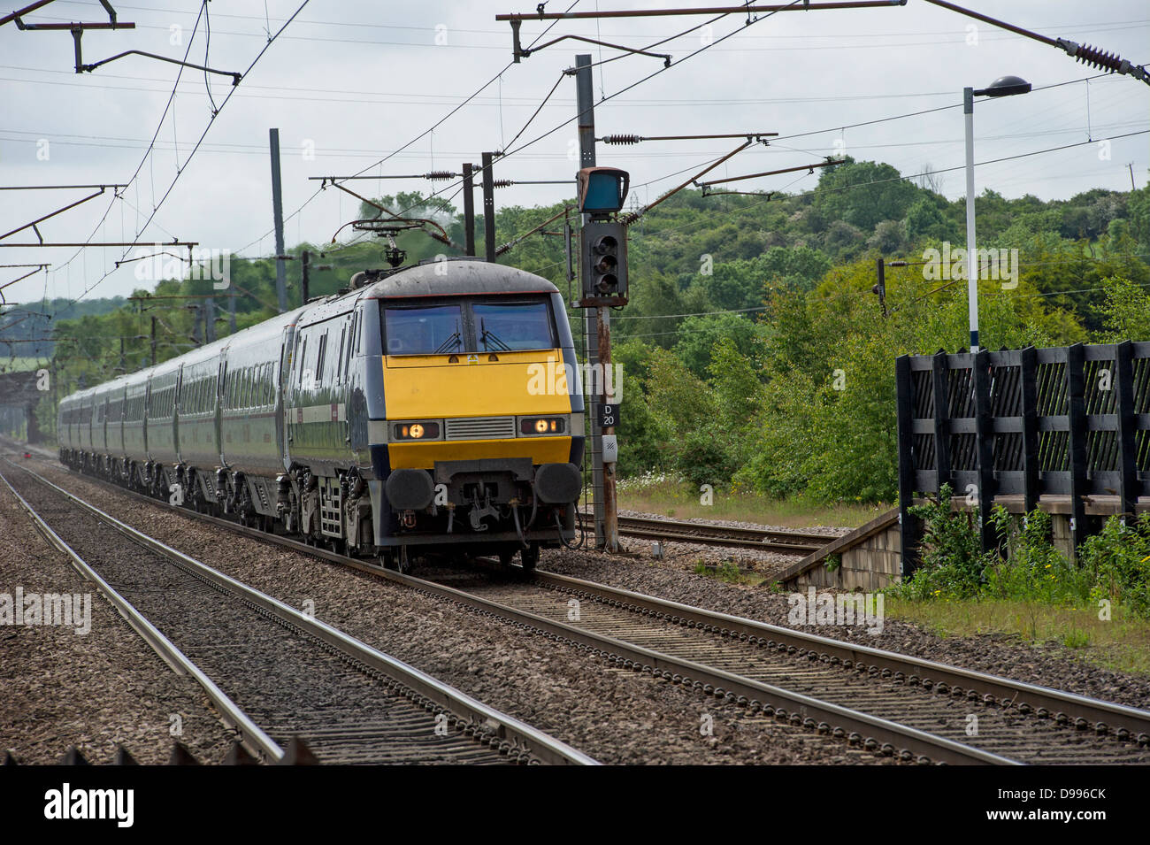 Class 91 Electric locomotive passes through Grantham Station Stock ...