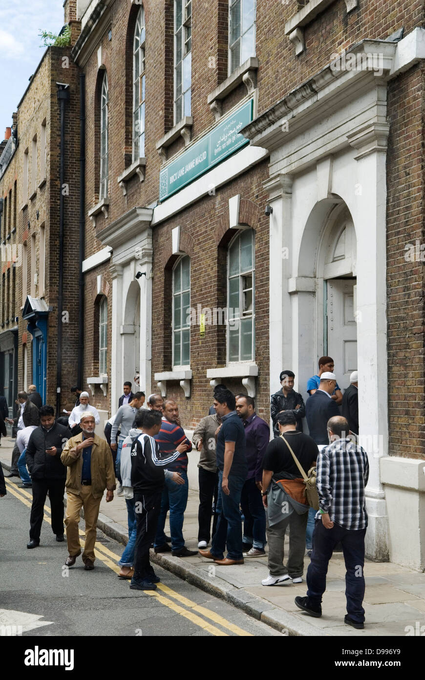 Muslim men leaving Friday prayers Jamme Masjid Mosque, Brick Lane ...
