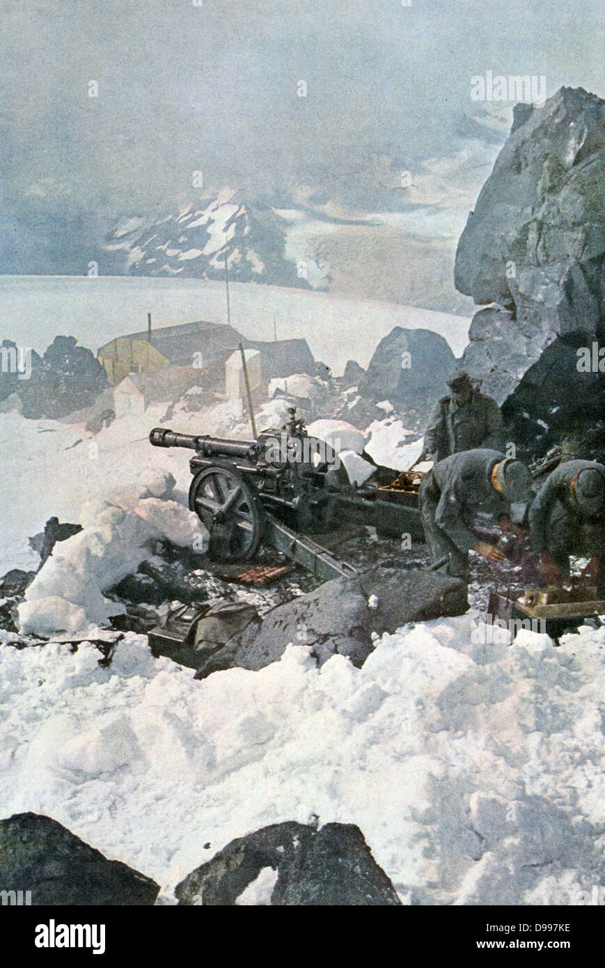 World War II - Russian Front: German Alpine Chasseurs manning a field ...