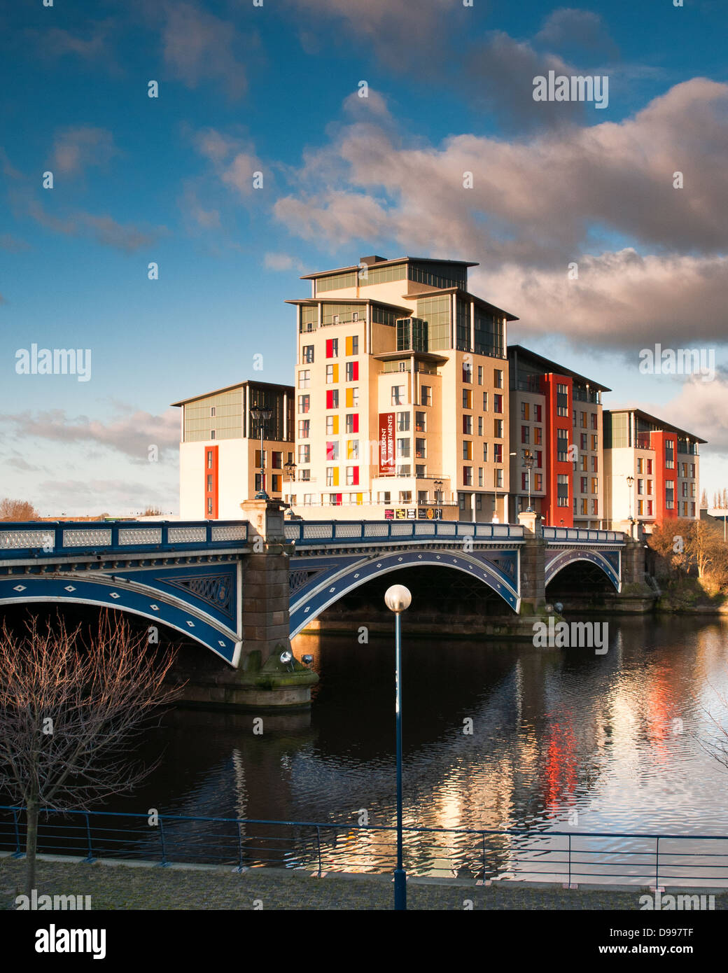 Rialto Court & Victoria Bridge (Portrait Stock Photo - Alamy