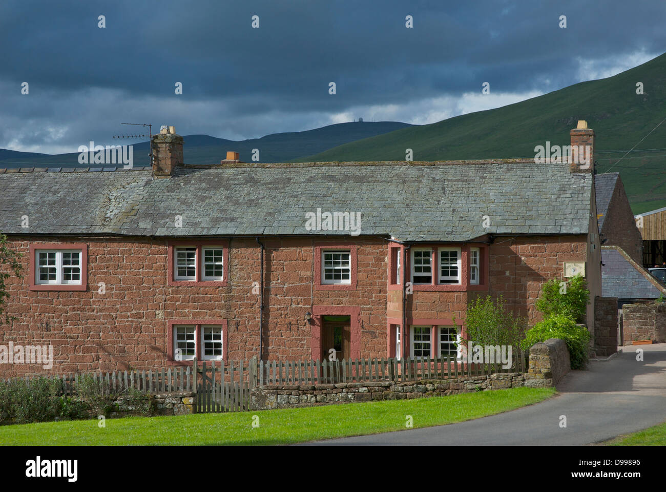 Vernacular farmhouse hi-res stock photography and images - Alamy
