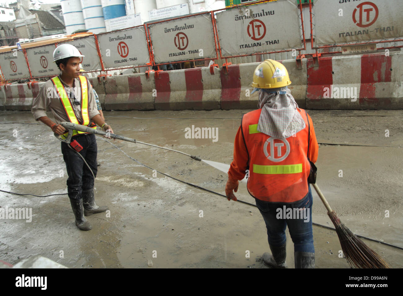 Construction site cleaning hi-res stock photography and images - Alamy