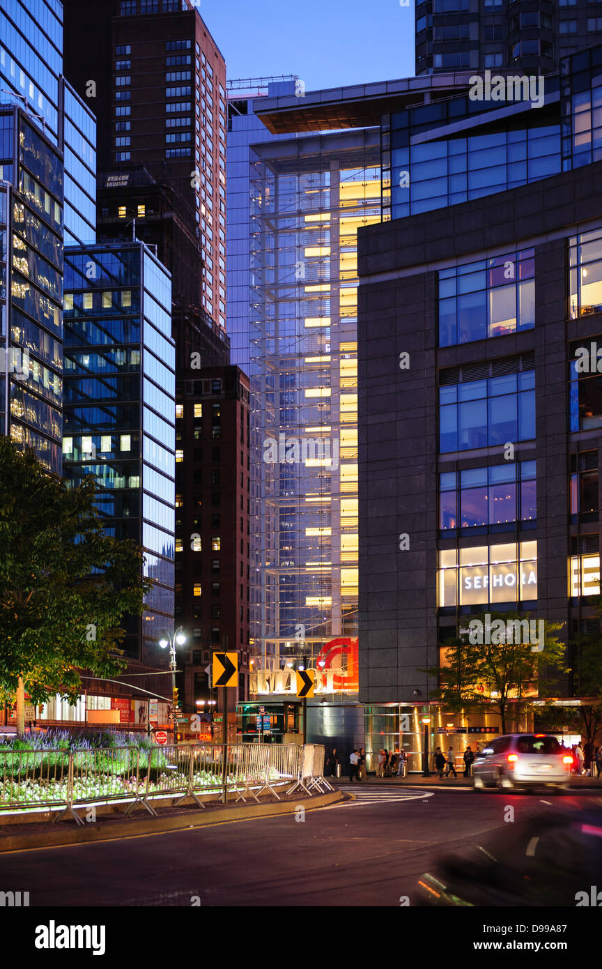Mall at columbus circle hi-res stock photography and images - Alamy