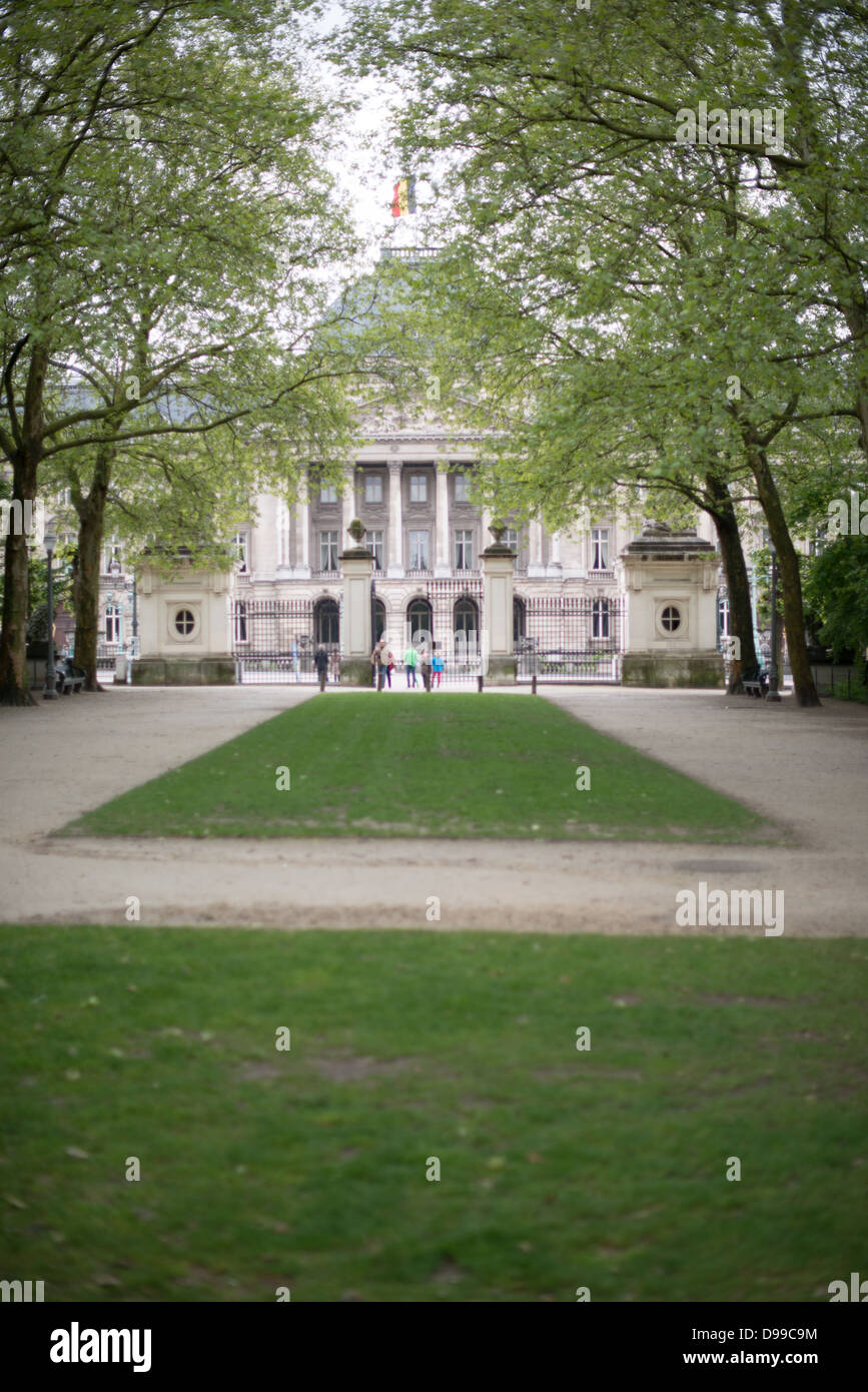 Symmetrical palace design hi-res stock photography and images - Alamy