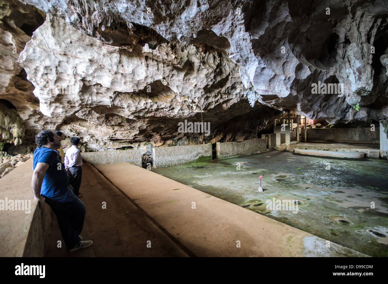 Viengxay caves laos hi-res stock photography and images - Alamy