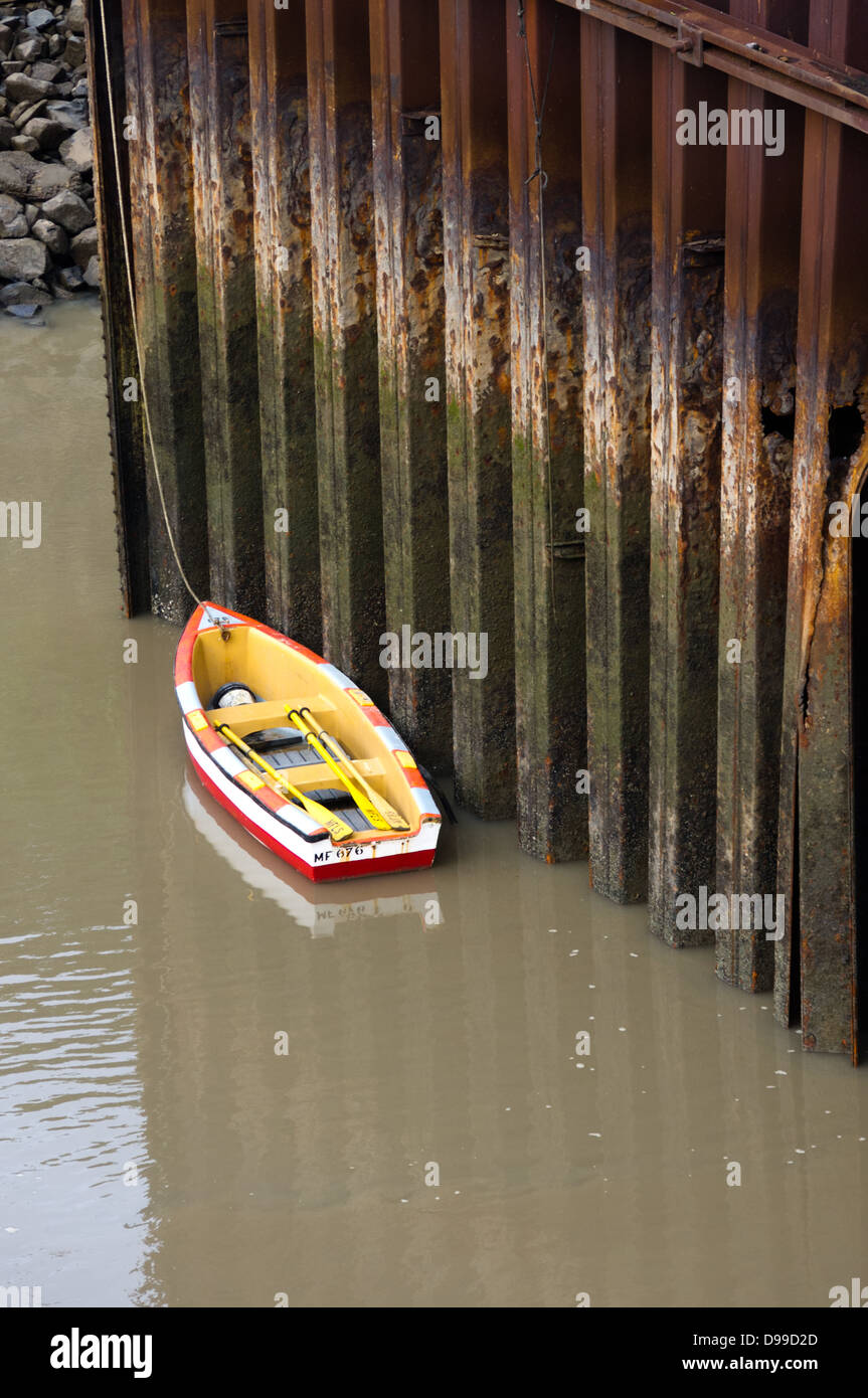 Row boat used to help ship waits for crew in Miraflores Locks Stock ...