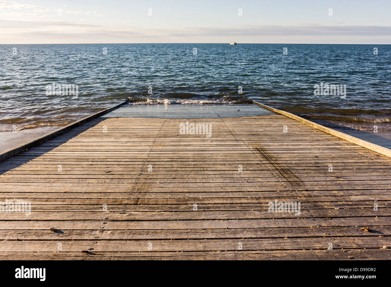 Boat launching ramp at harvey bay hi-res stock photography and images ...