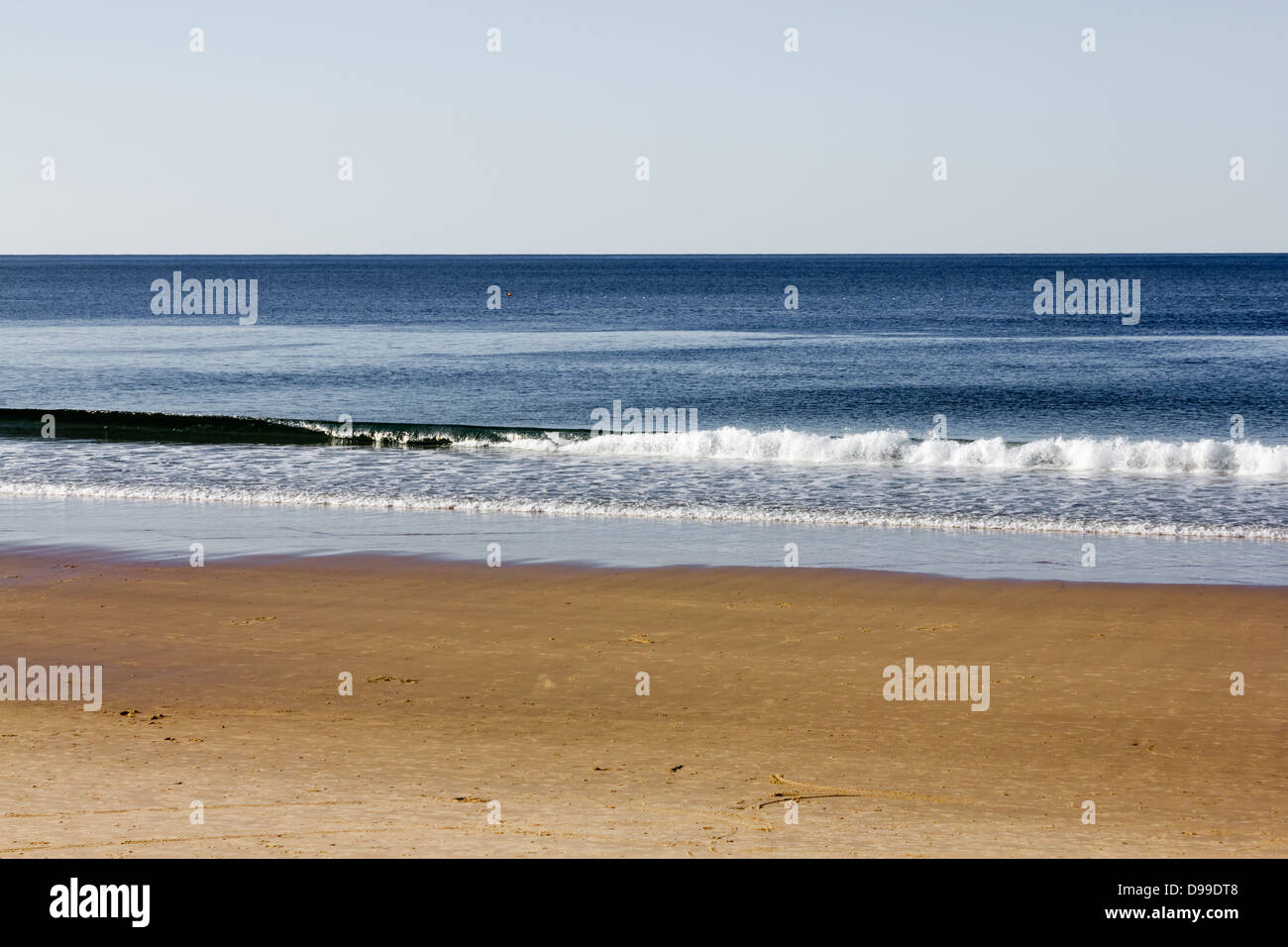 Lonely beach hi-res stock photography and images - Alamy