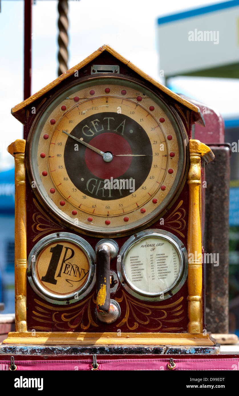 Arcade machine hi-res stock photography and images - Alamy