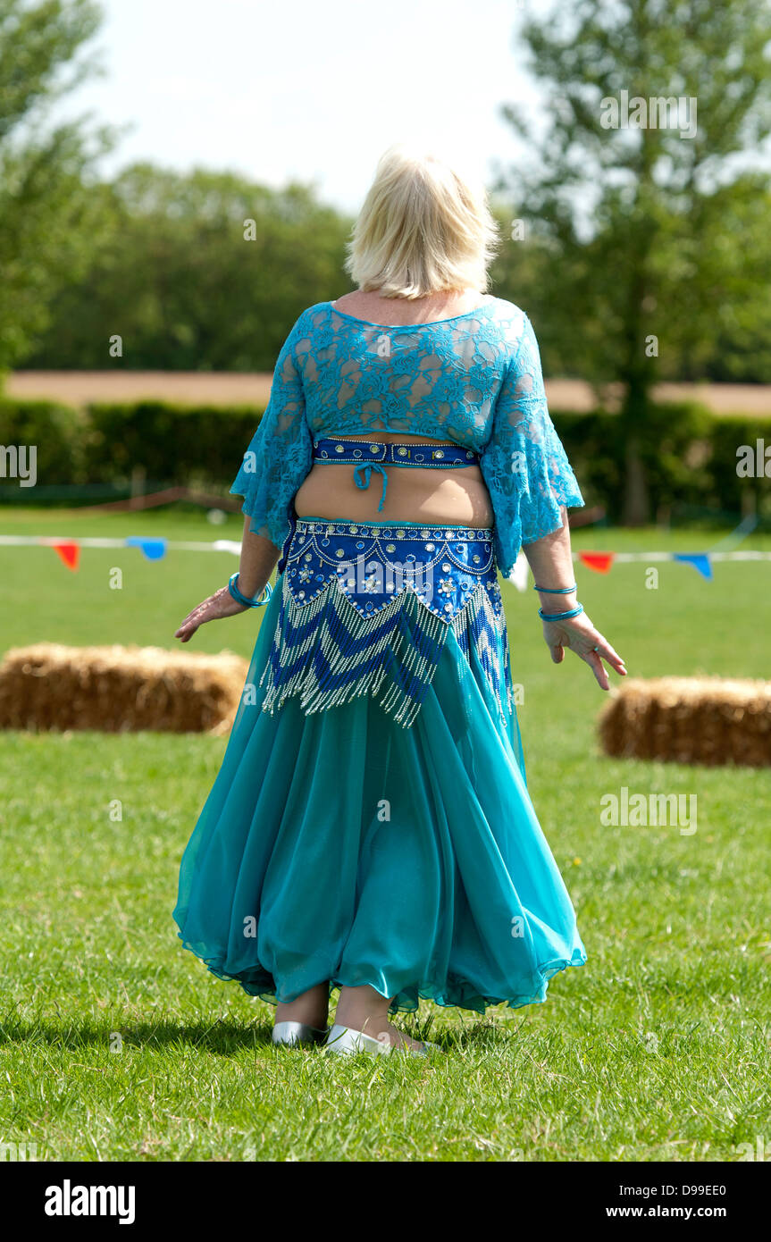 Back of belly dancer hi-res stock photography and images - Alamy