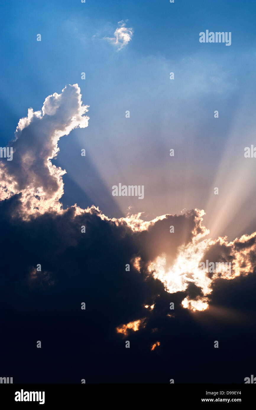 India sky sun flare hi-res stock photography and images - Alamy