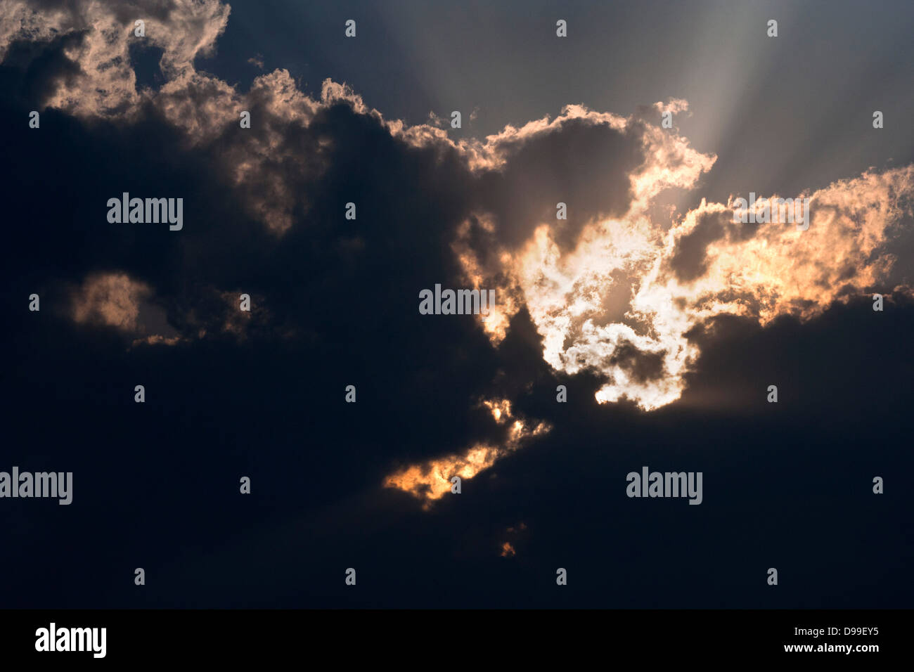 India sky sun flare hi-res stock photography and images - Alamy