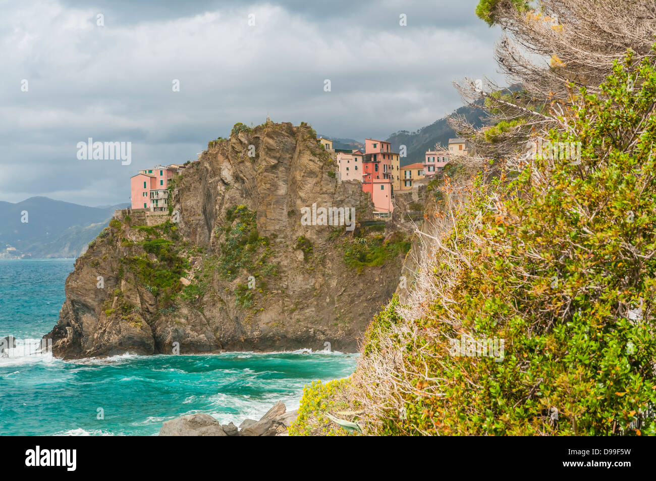Via vernazza hi-res stock photography and images - Alamy