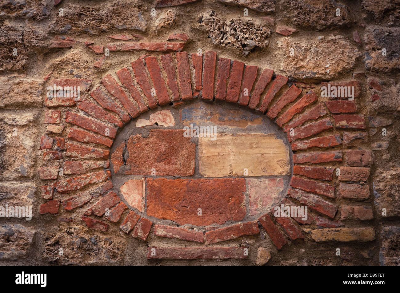 Medieval brick wall hi-res stock photography and images - Alamy