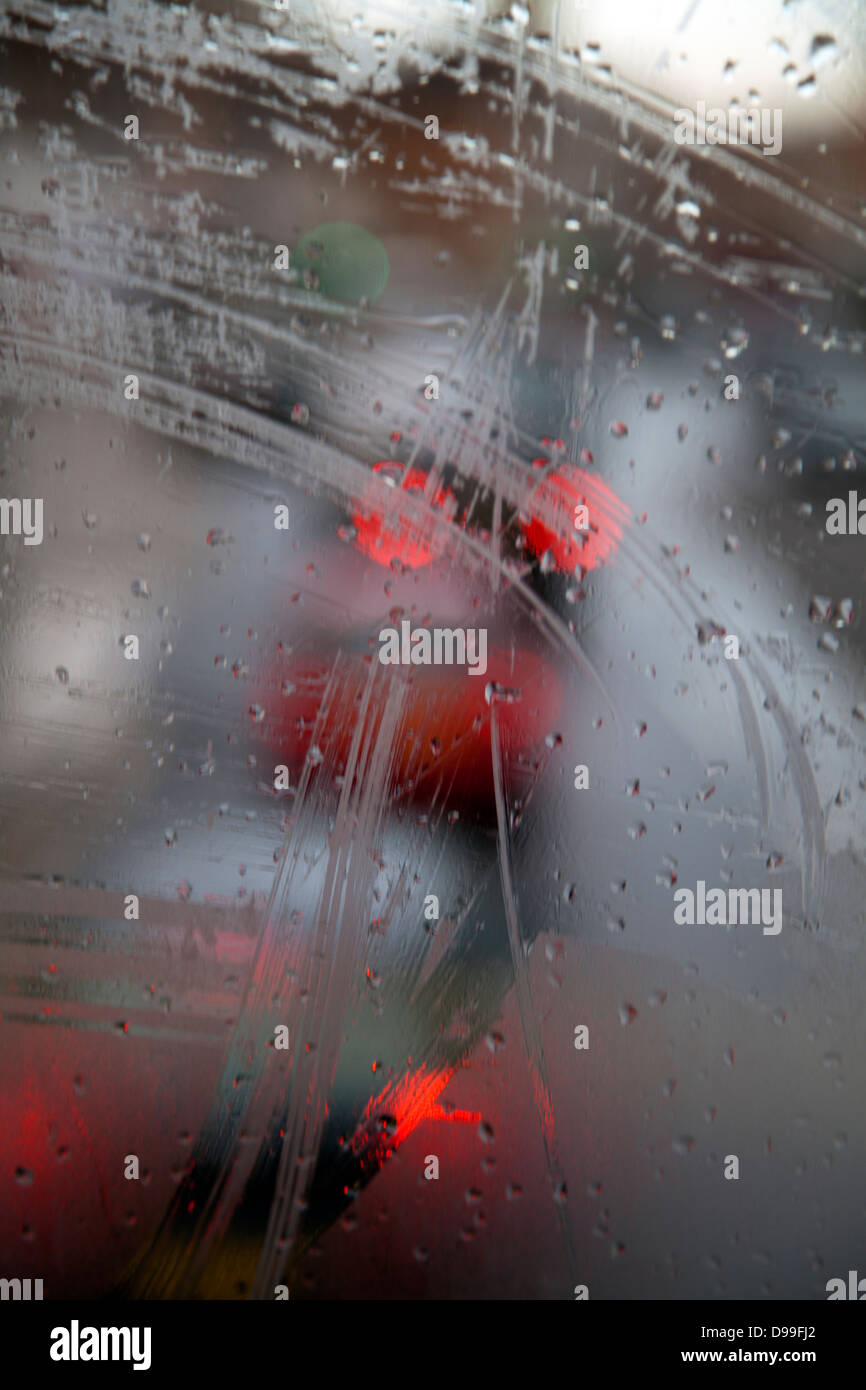 Raining traffic lights hi-res stock photography and images - Alamy