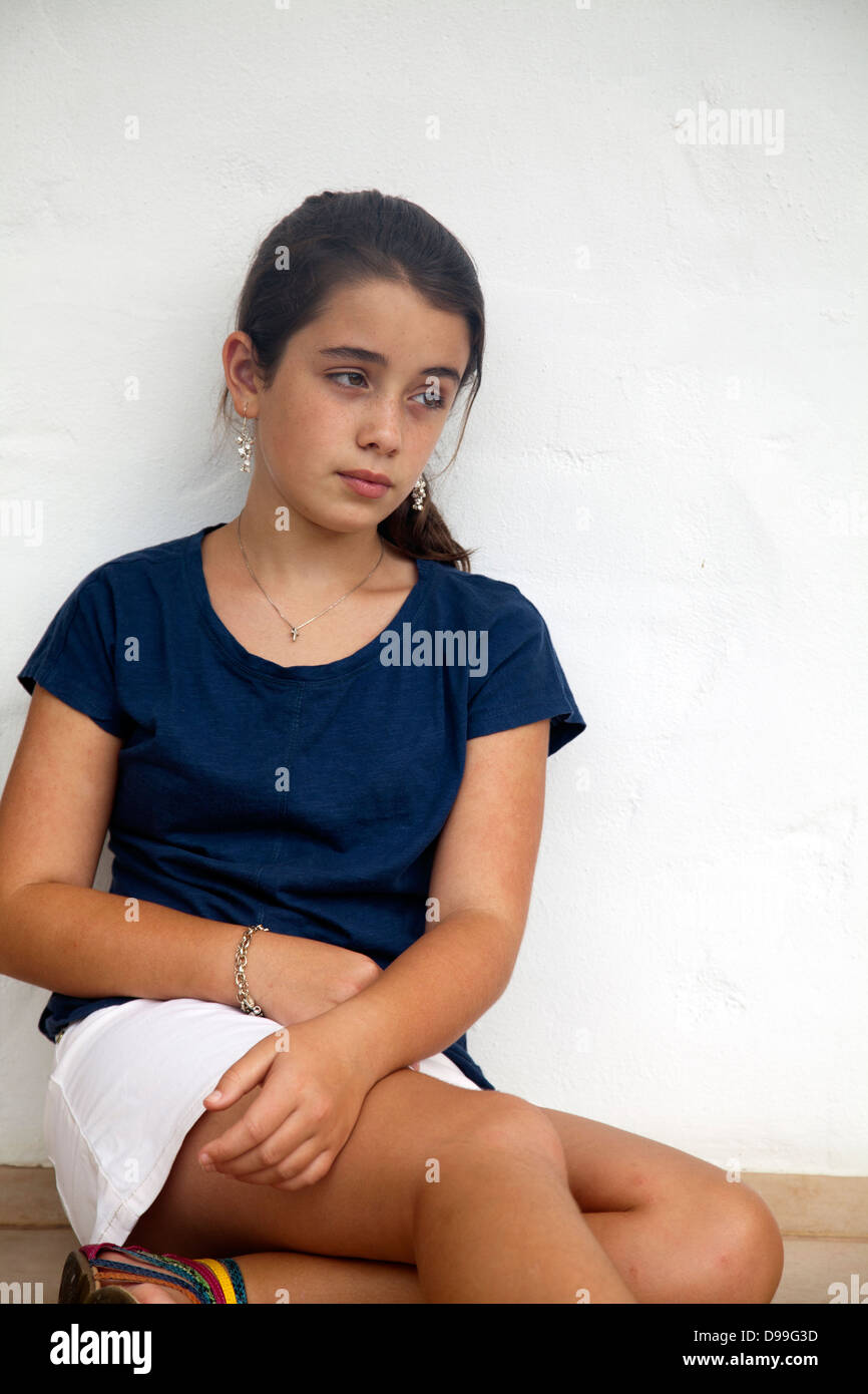 Figure leaning against wall hi-res stock photography and images - Alamy