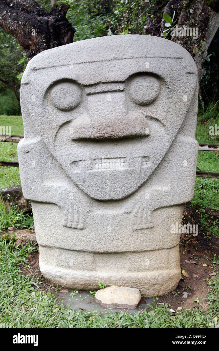 Giant pre-Columbian statues in the San Agustin Archaeological Park ...