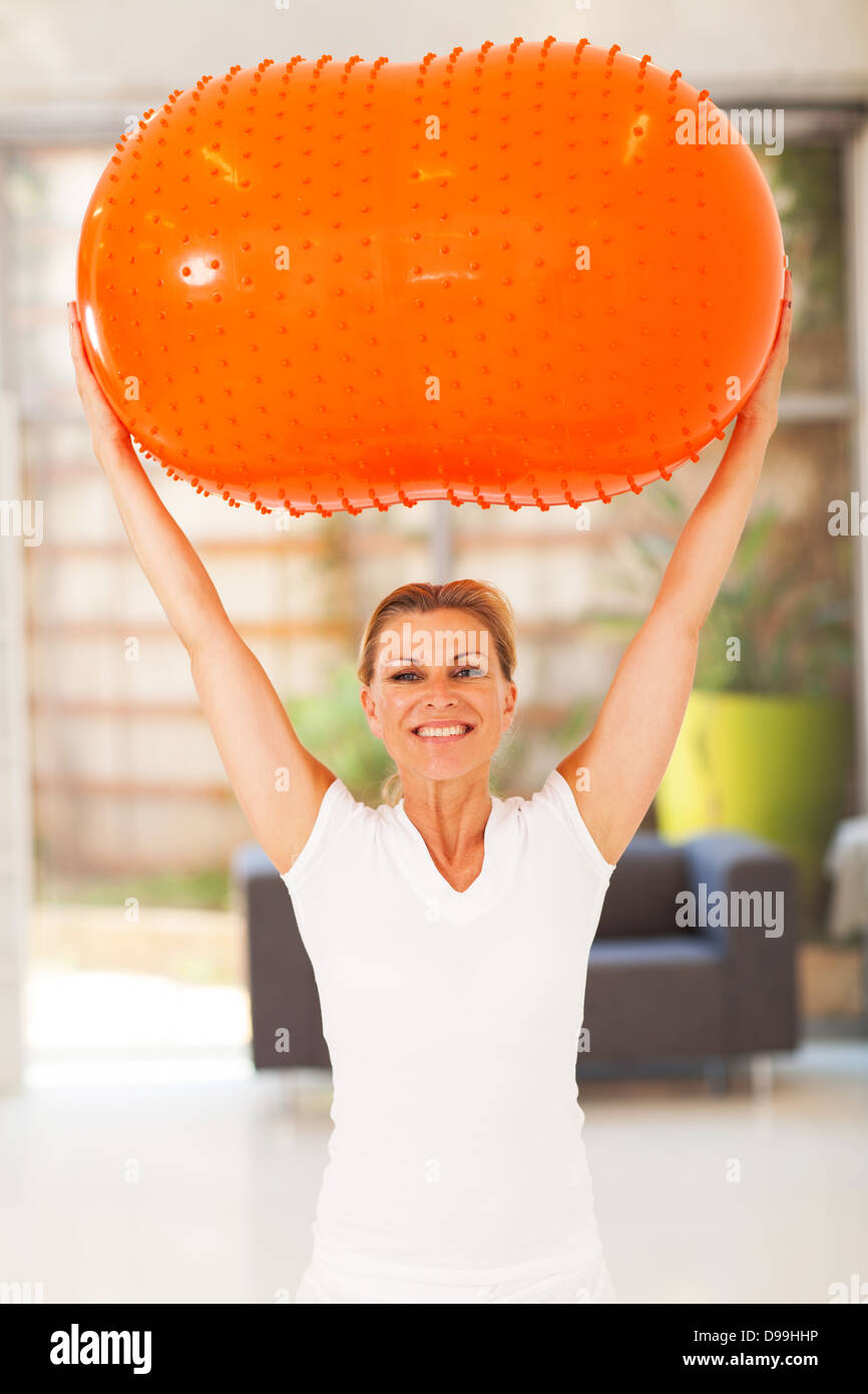 Elderly woman, exercise ball hi-res stock photography and images - Alamy
