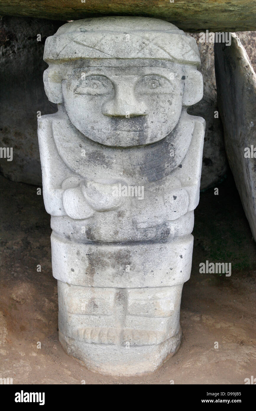 Giant pre-Columbian statues in the San Agustin Archaeological Park ...