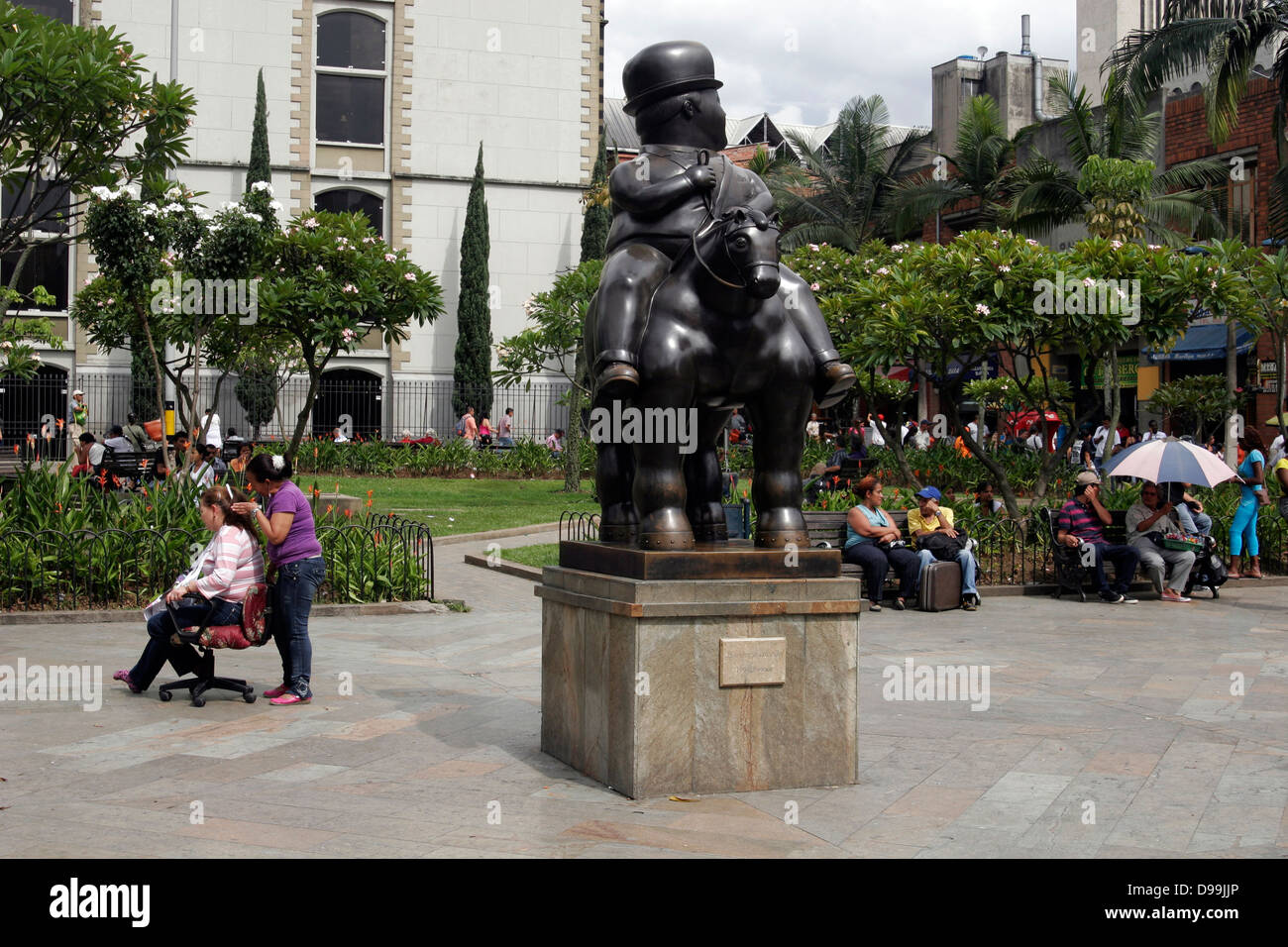 Sculptures of Colombian artist Fernando Botero, Plazoleta de las ...