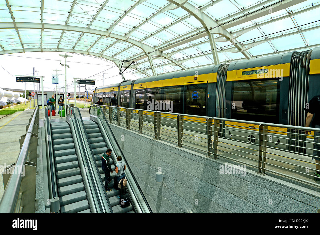 Airport and subway hi-res stock photography and images - Alamy