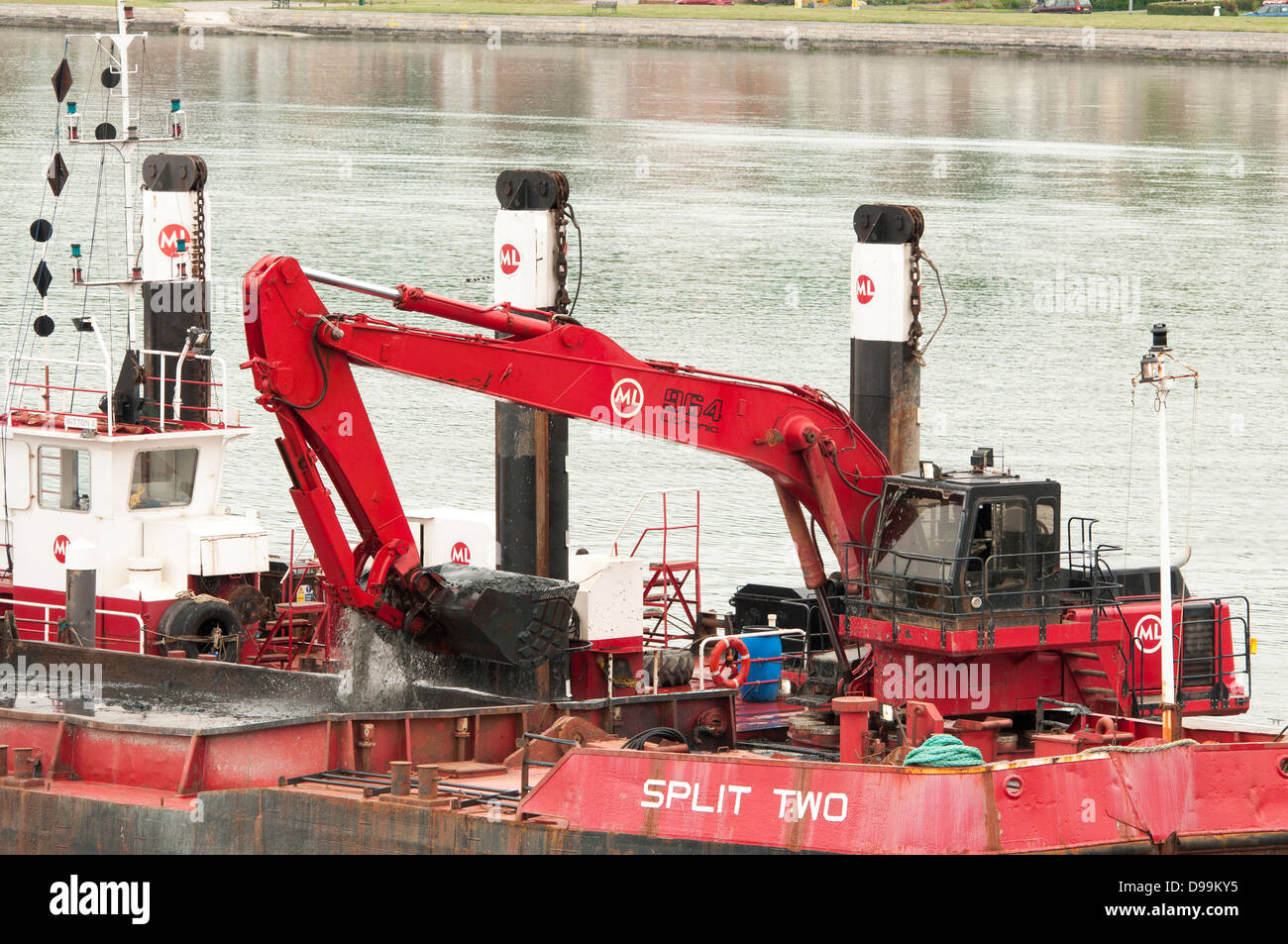 Dredging boat ship hi-res stock photography and images - Alamy