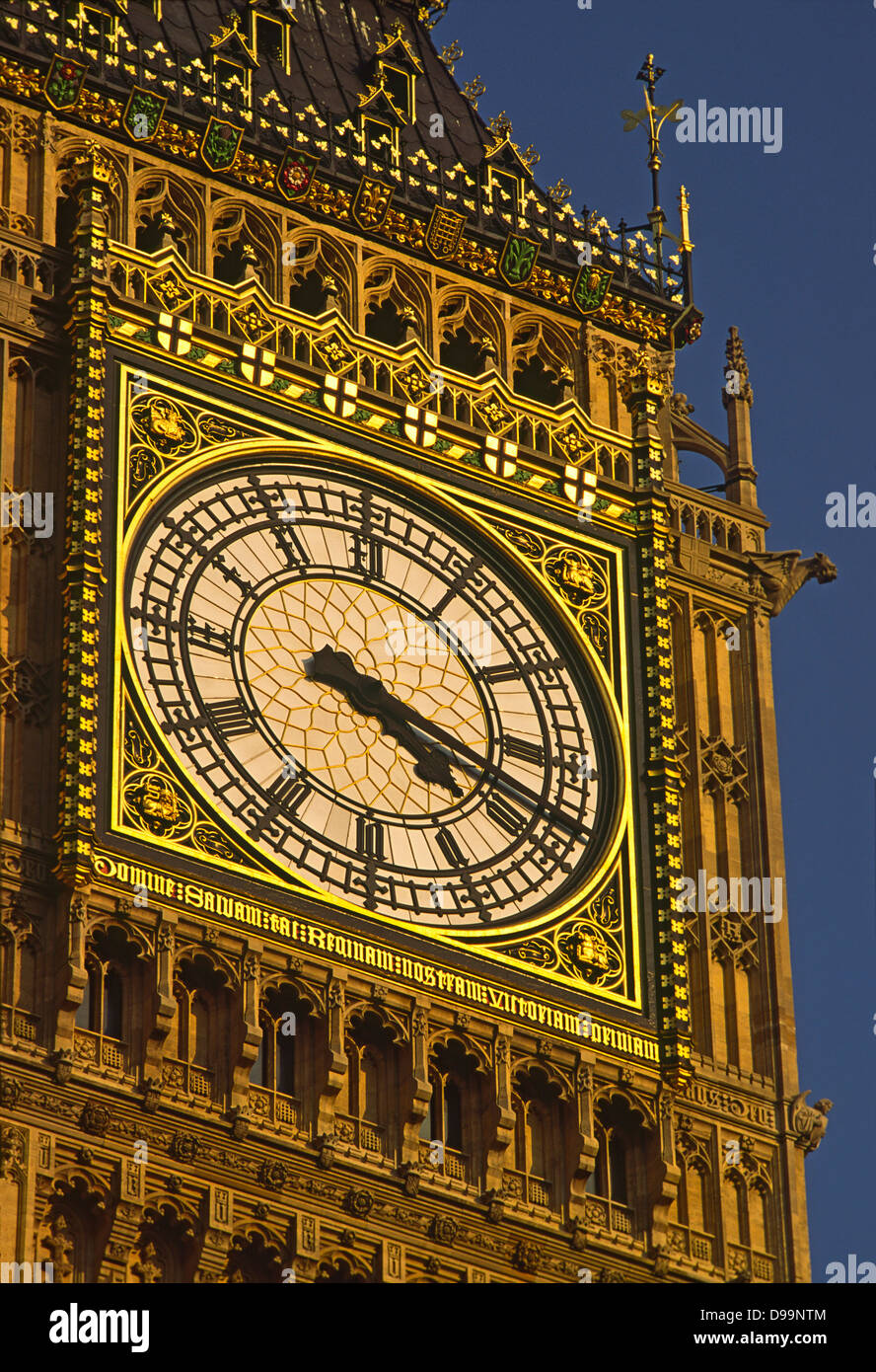 Clock face queen elizabeth hi-res stock photography and images - Alamy