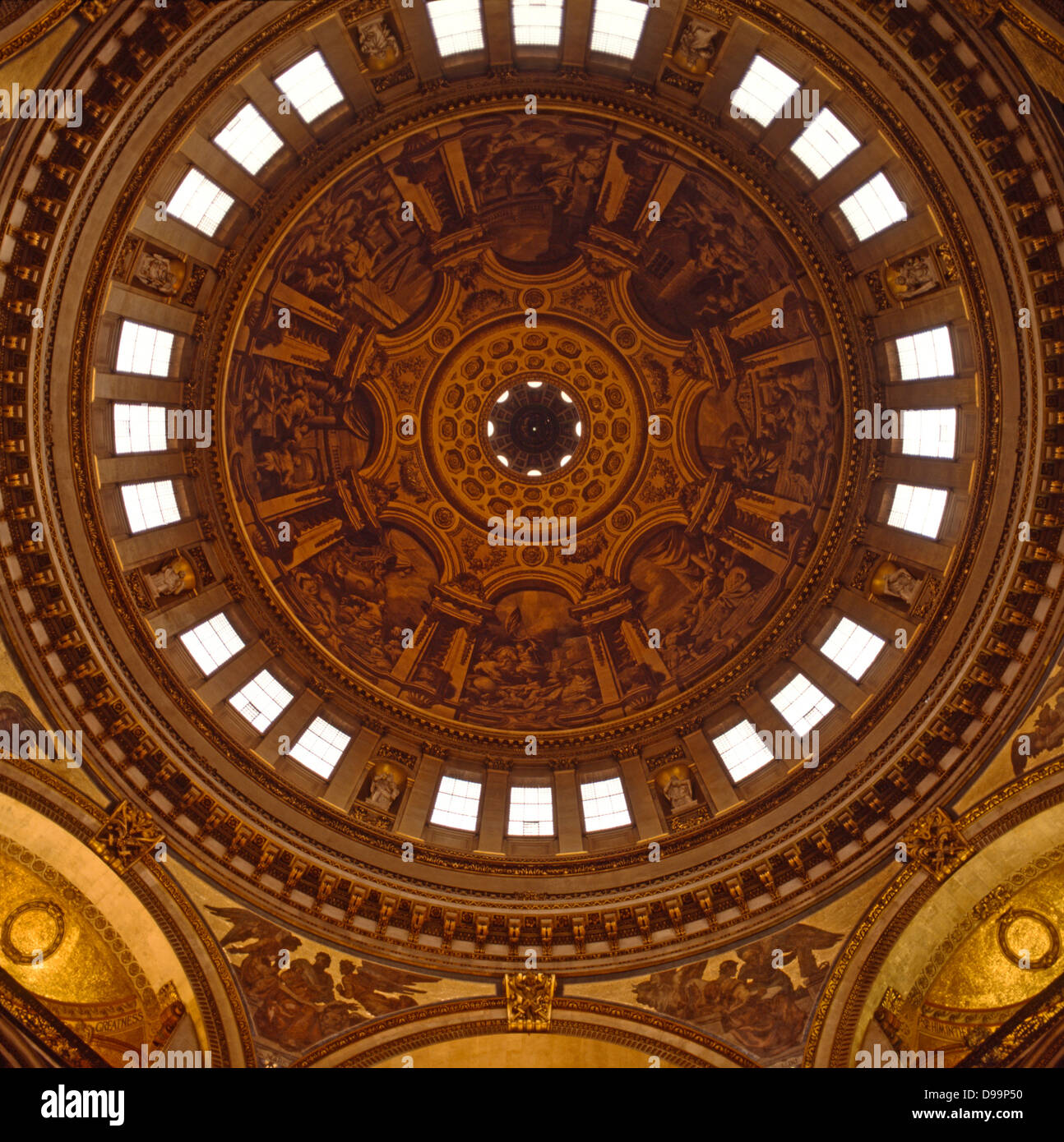 St. paul's cathedral dome interior hi-res stock photography and images - Alamy